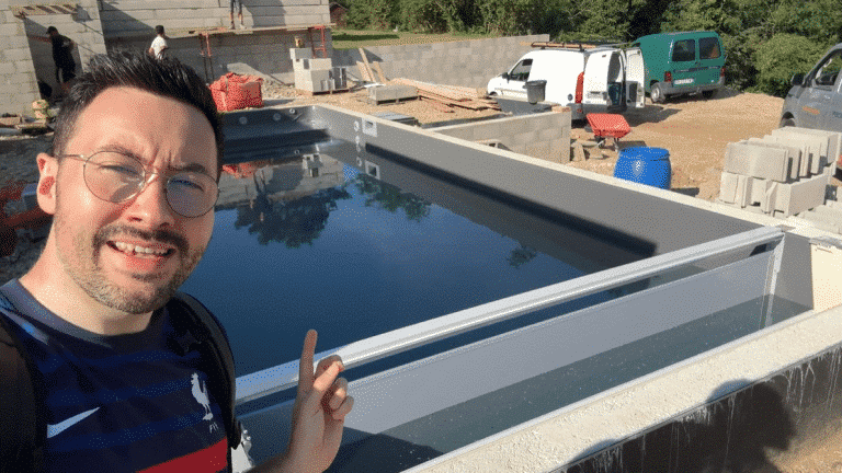 Jojol, une vidéo inédite sur Piscines Magiline